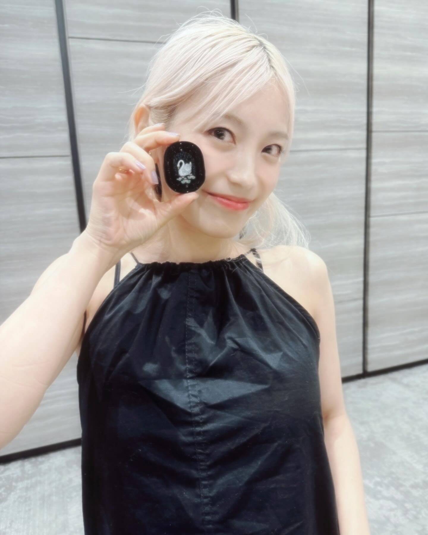 〝劇的イメチェン〟大バズりの人気歌手、34歳・サプライズバースデーに大反響!!スタッフ愛あふれるショットにファン笑顔：「おっ！」でつながる地元密着のスポーツ応援メディア 西スポWEB OTTO!