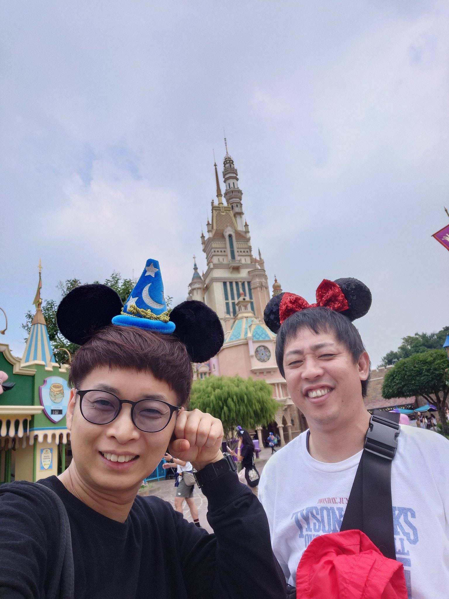 ディズニーで「タバコ吸い放題⁉」さらば森田〝夢の国で衝撃ショット〟に反響「夢の国とは思えない光景」「相性最悪で最高!」：「おっ！」でつながる地元密着のスポーツ応援メディア 西スポWEB OTTO!