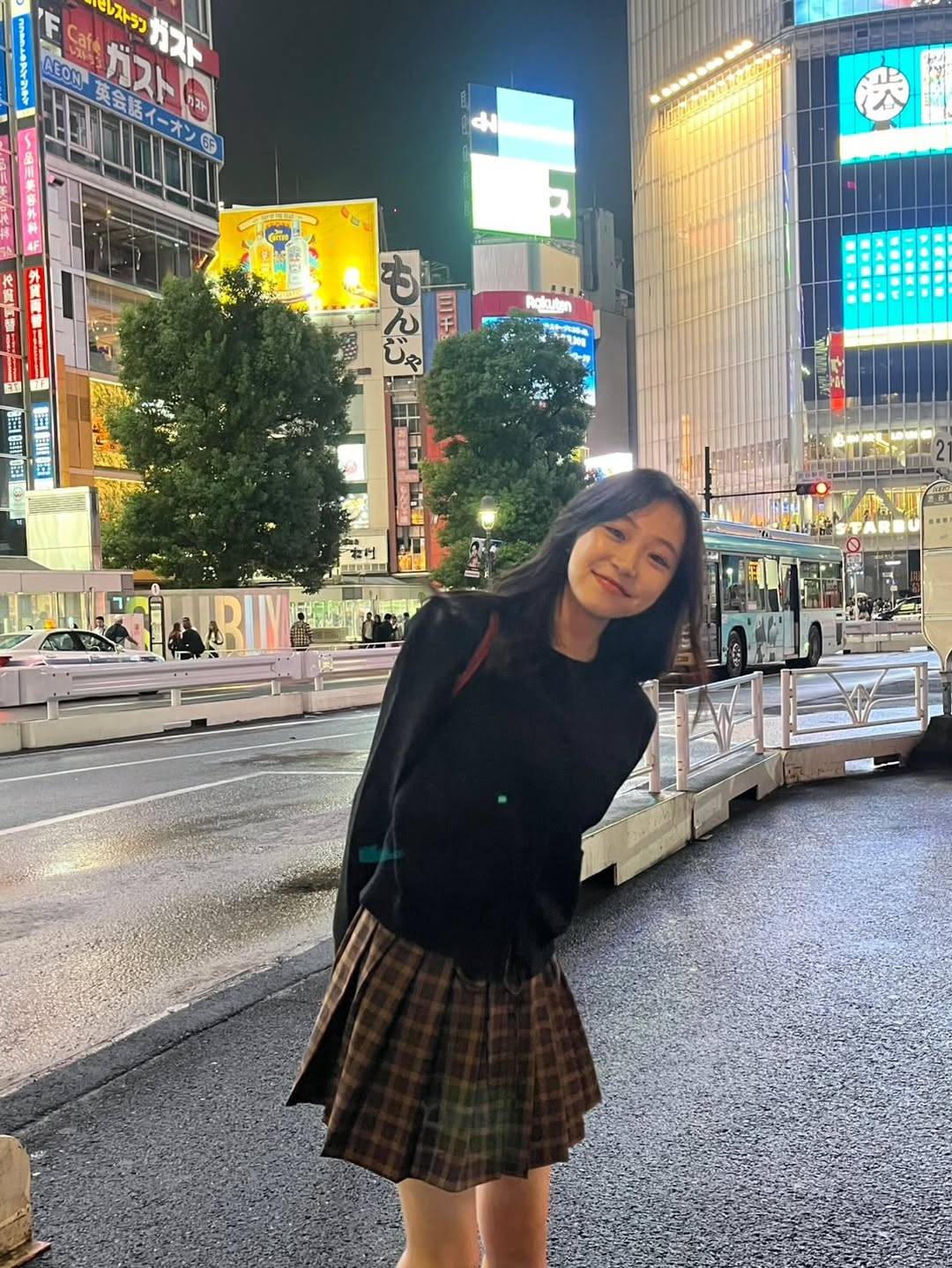 「誰すぎてやばい」〝ミニスカ〟成長ショットの元人気子役・新井美羽に「同い年とは思えない」「大人の女性になりましたね」「おぉぉお」「寒そうやな ...
