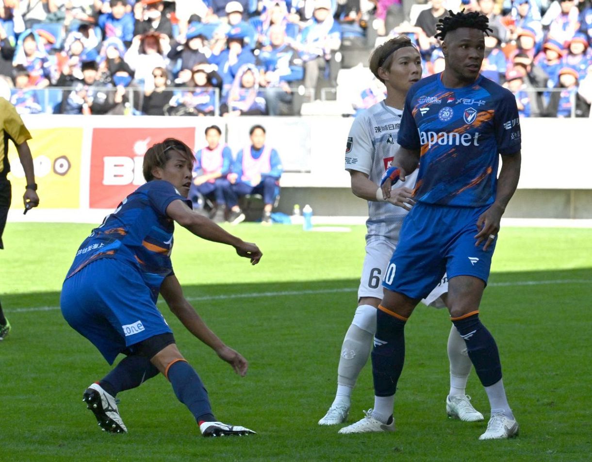 【明治安田J2リーグ】大混戦のJ1昇格争い、首位攻防戦前半は互いに譲らず 今節での昇格条件は：「おっ！」でつながる地元密着のスポーツ応援メディア 西スポWEB OTTO!