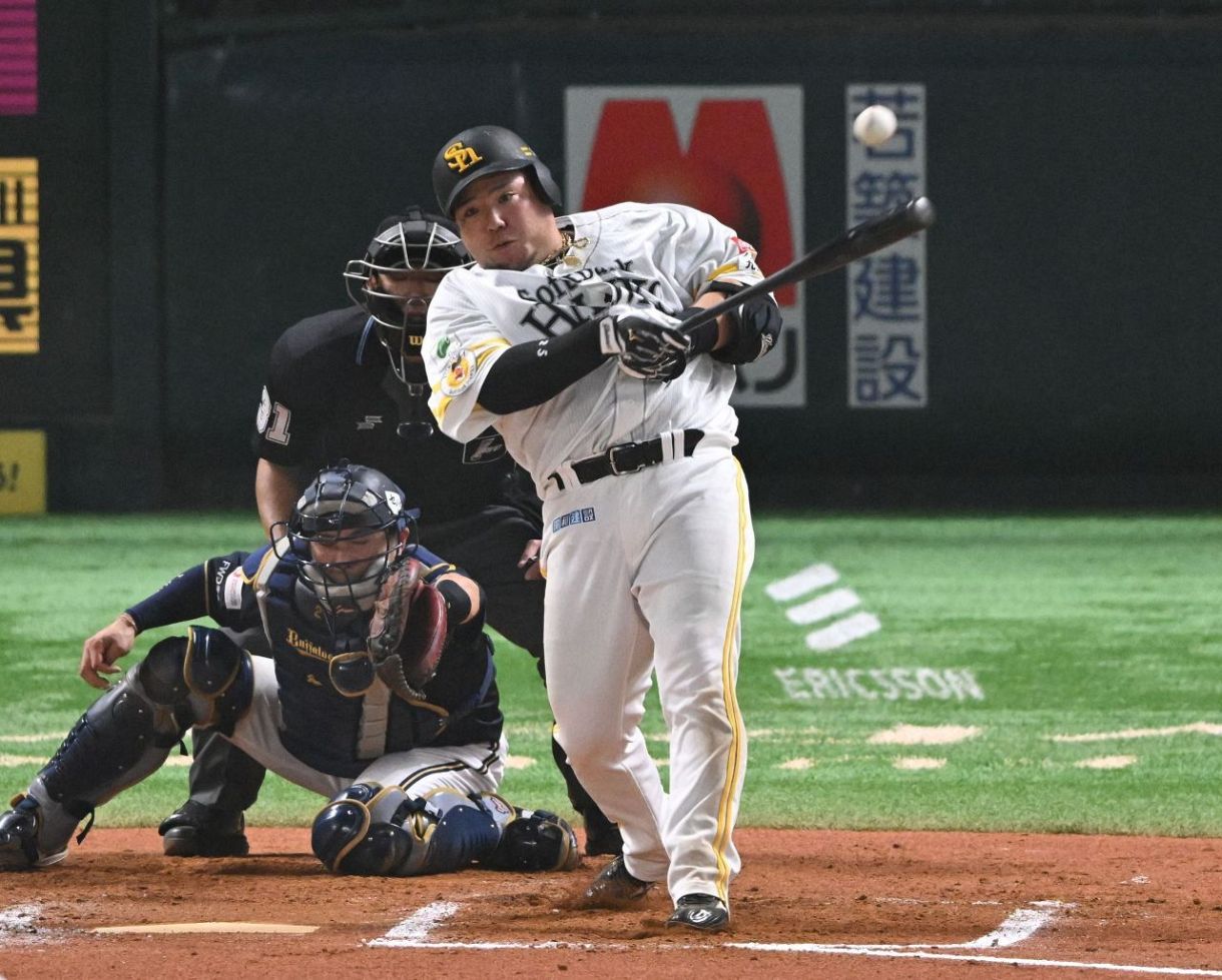 「明日からもどっしりしてほしいですね。どっしりと」ソフトバンク小久保監督が山川穂高を絶賛 本拠地初アーチ含む5打点:「おっ!」でつながる地元