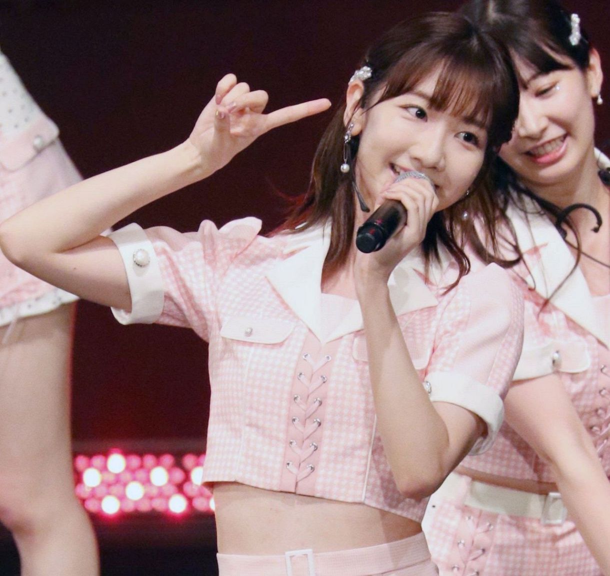 峯岸みなみが柏木由紀〝卒コン〟写真公開 指原莉乃、小嶋陽菜、高橋みなみ…元メンバー集結！ 数々の絢爛2ショット大公開にファン「大好きなakbが