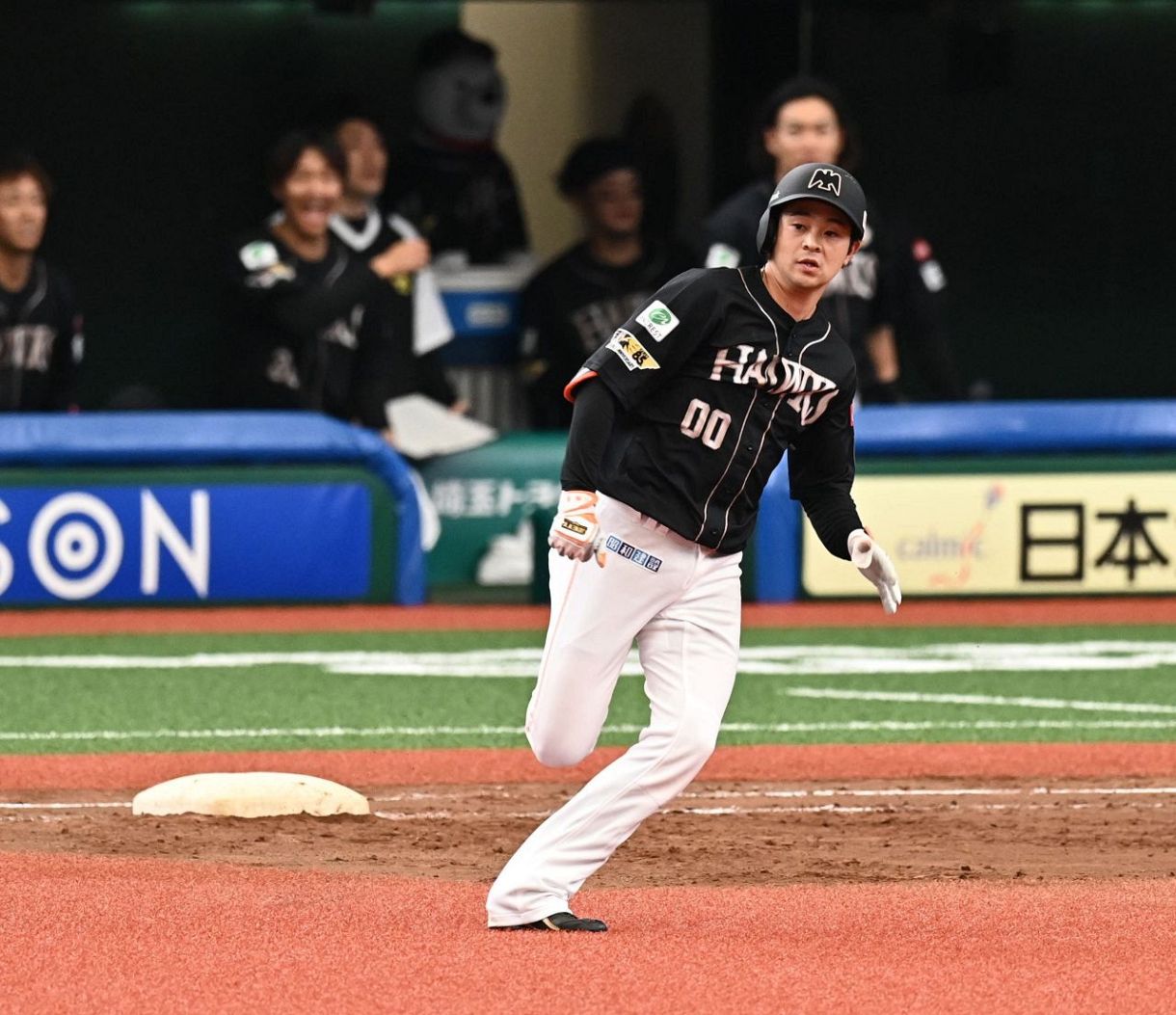 【動画】「今日は采配がいい感じに刺さってるなあ」出た‼ソフトバンク周東佑京の「一塁でも得点圏」にファン驚嘆：「おっ！」でつながる地元密着の