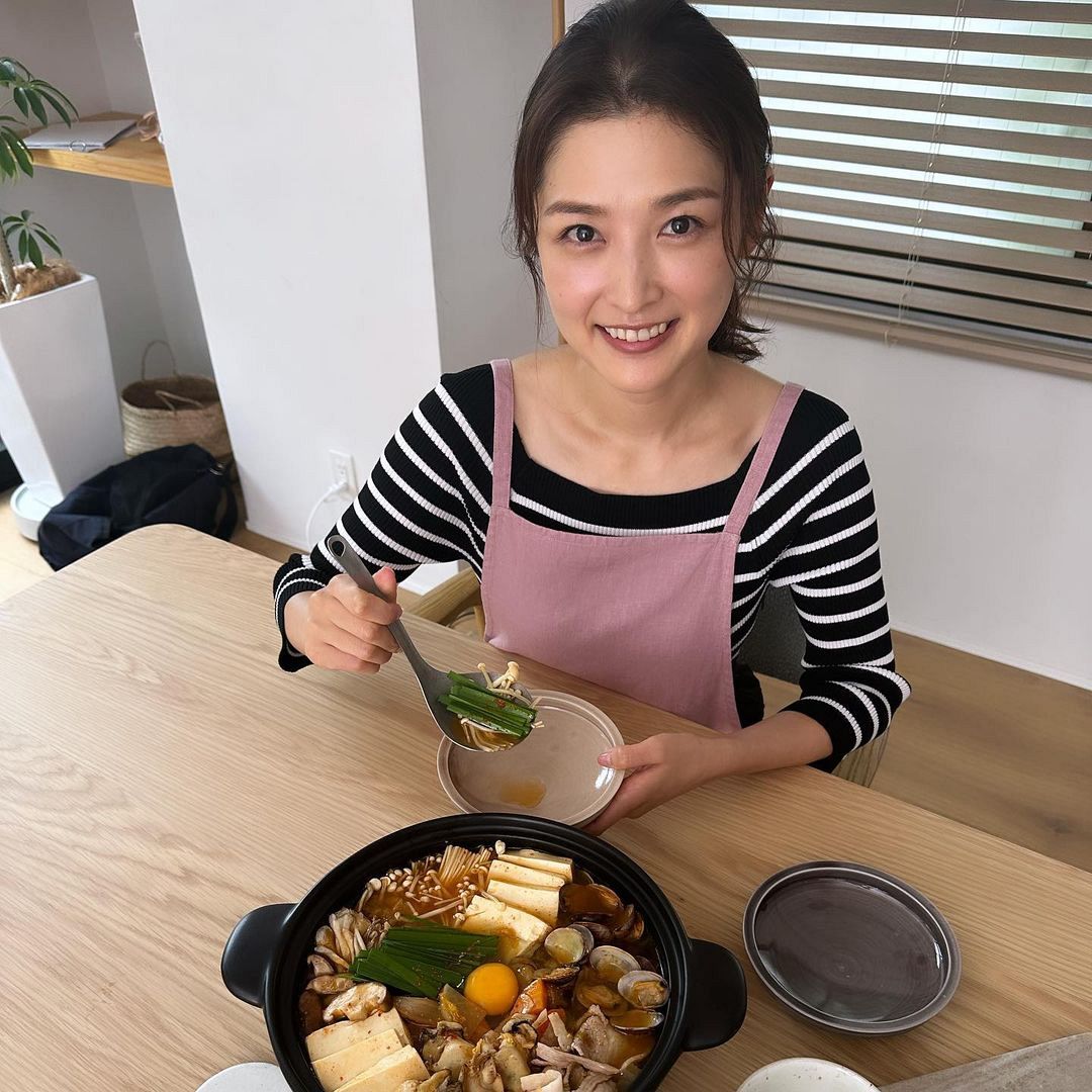 「スタイル変わってない」元モー娘39歳が超ミニ〝アイドル衣装〟でデビュー24周年祝う ファン「永遠の推し」「ずっと私のアイドル」:「おっ!」で