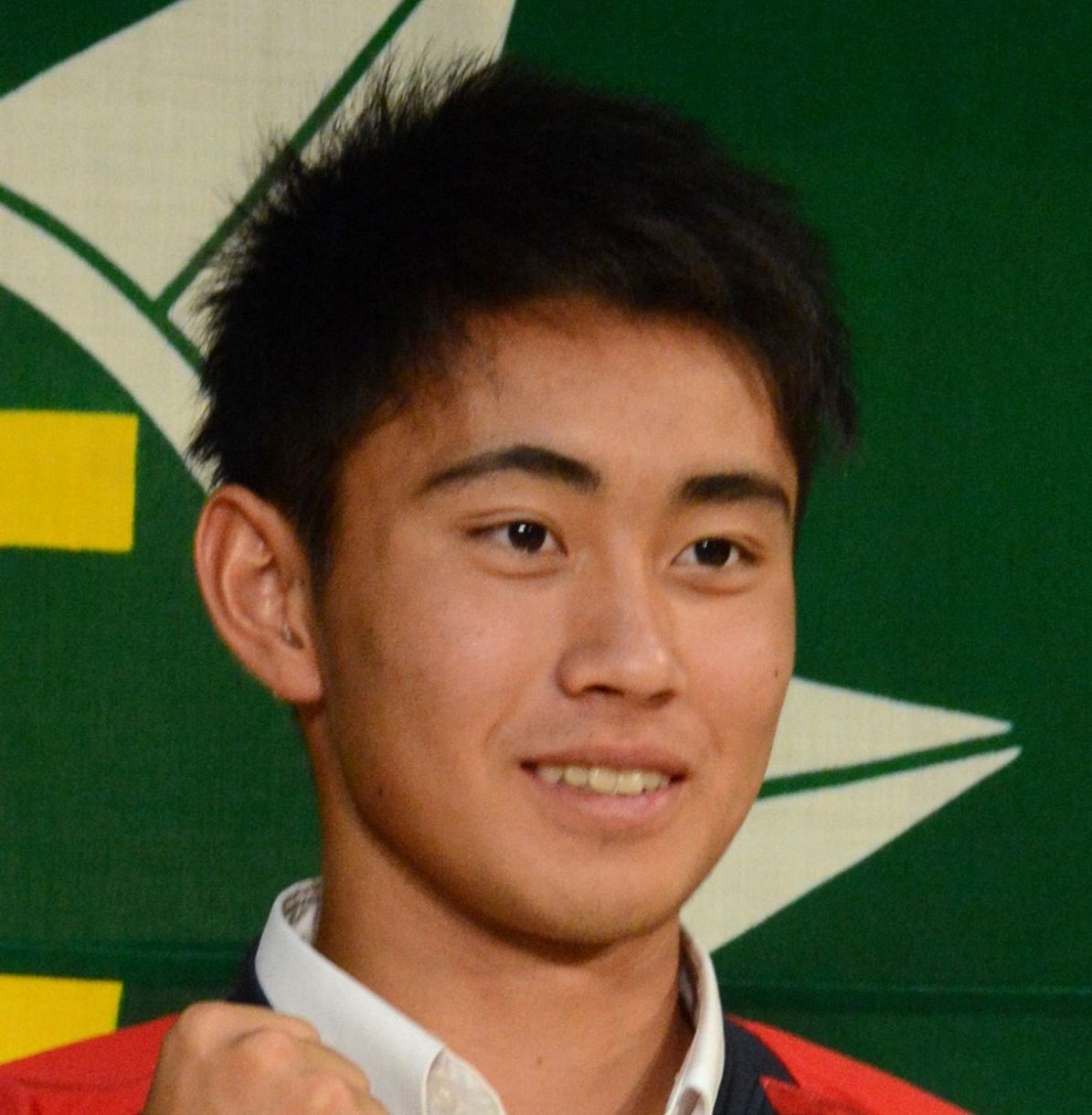 「この2人付き合ってるのかな」j1鹿島の荒木遼太郎が鈴木優磨との腕組み手つなぎ2ショットを〝釈明〟 「手を離したら…」：「おっ！」でつながる
