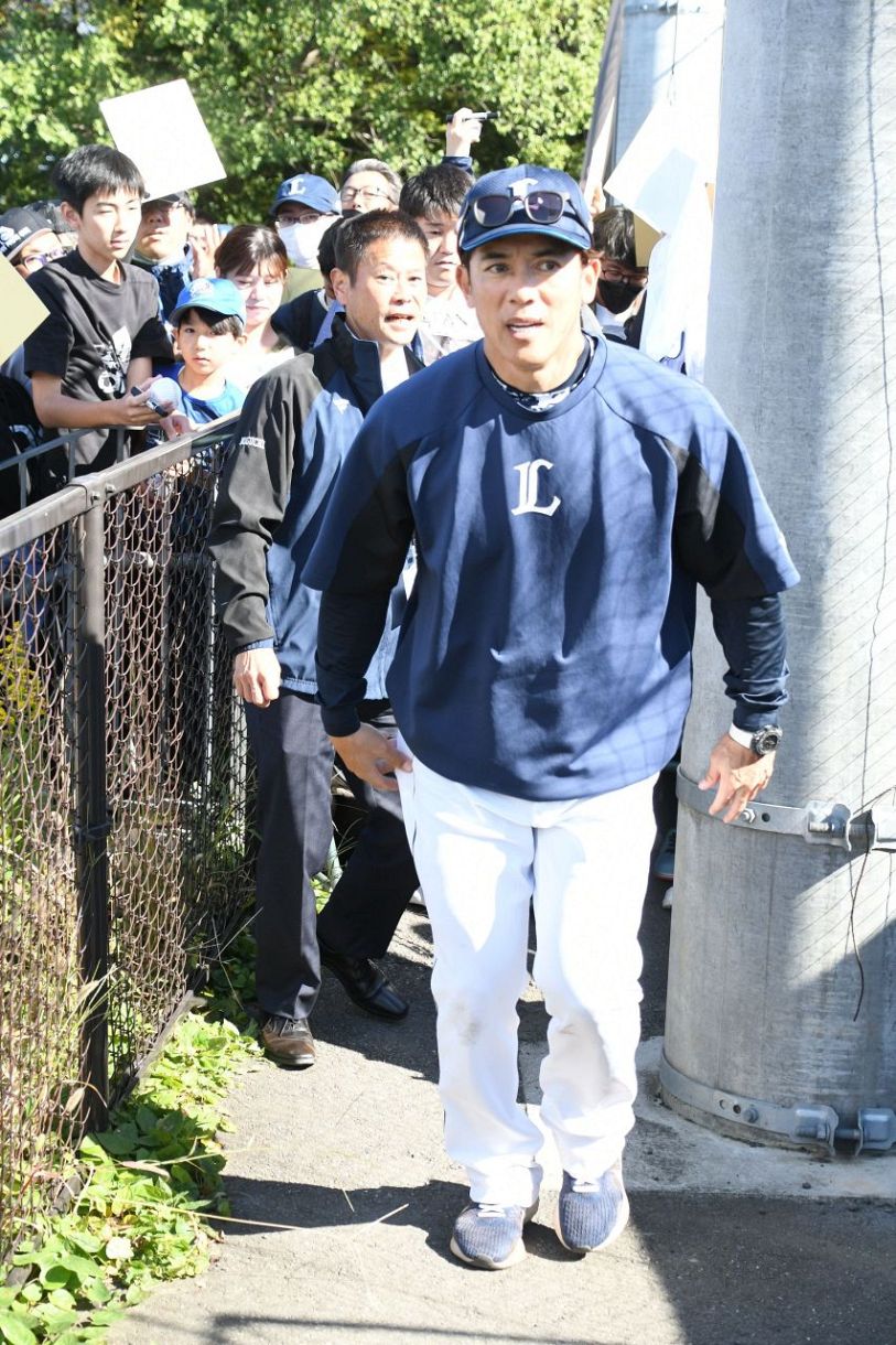 西武松井稼頭央監督「一つでも先の塁を狙うのが走魂」盗塁多くても得点リーグ最少 秋季キャンプで徹底指導:「おっ!」でつながる地元密着のスポーツ