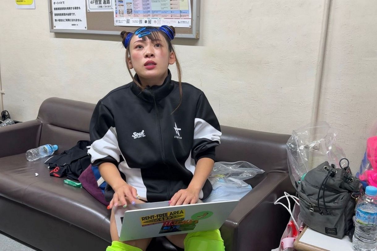 フワちゃん、師匠から〝ボコボコ〟にされるも笑顔で2S「後輩の顔してる」「本当に成長した」「頑張ってる姿がいちばんかっこいい」の声：「おっ！」でつながる地元密着のスポーツ応援メディア 西スポ ...