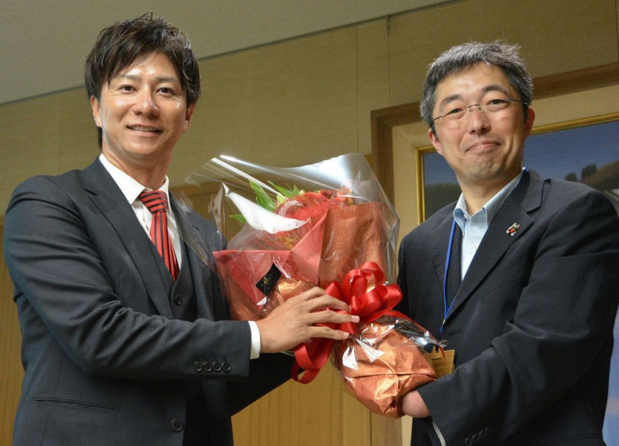 「火の国」の馬原孝浩監督「選手が笑って終わる形を残せた」2年連続独立リーグ日本一を報告 3日に退任を発表：「おっ！」でつながる地元密着の